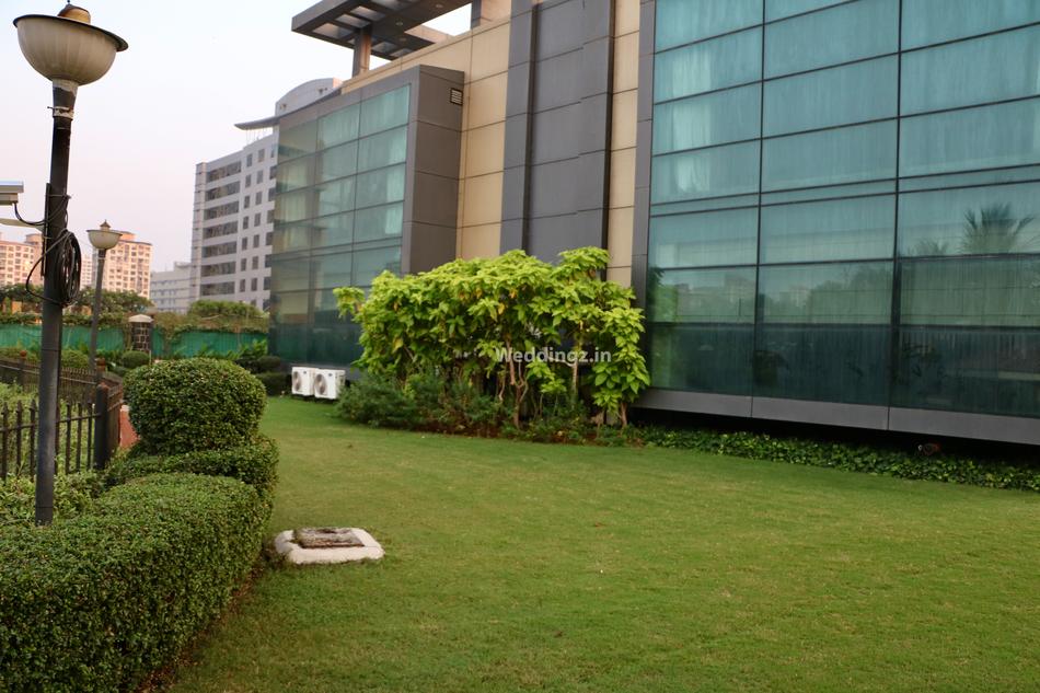 Club Interface Malad West, Mumbai | Banquet Hall | Wedding Lawn ...