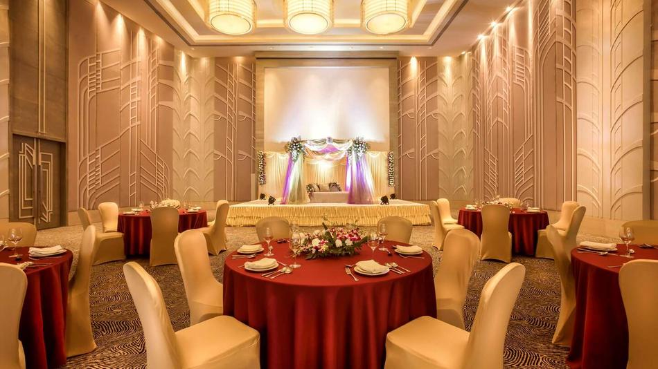 Courtyard By Marriott Ramdev Nagar, Ahmedabad | Banquet Hall | Wedding ...