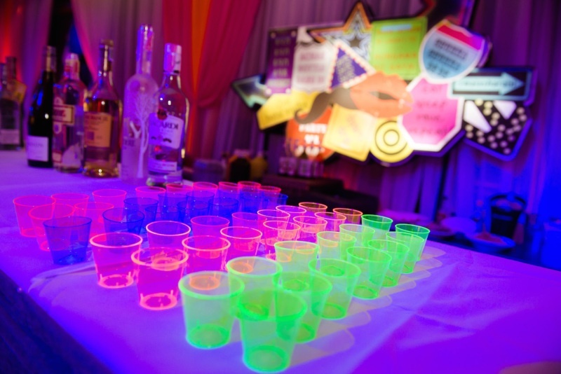 10 Cool And Quirky Bar Decor Ideas For An Unforgettable Wedding Night 10 Cool And Quirky Bar Decor Ideas For An Unforgettable Wedding Night