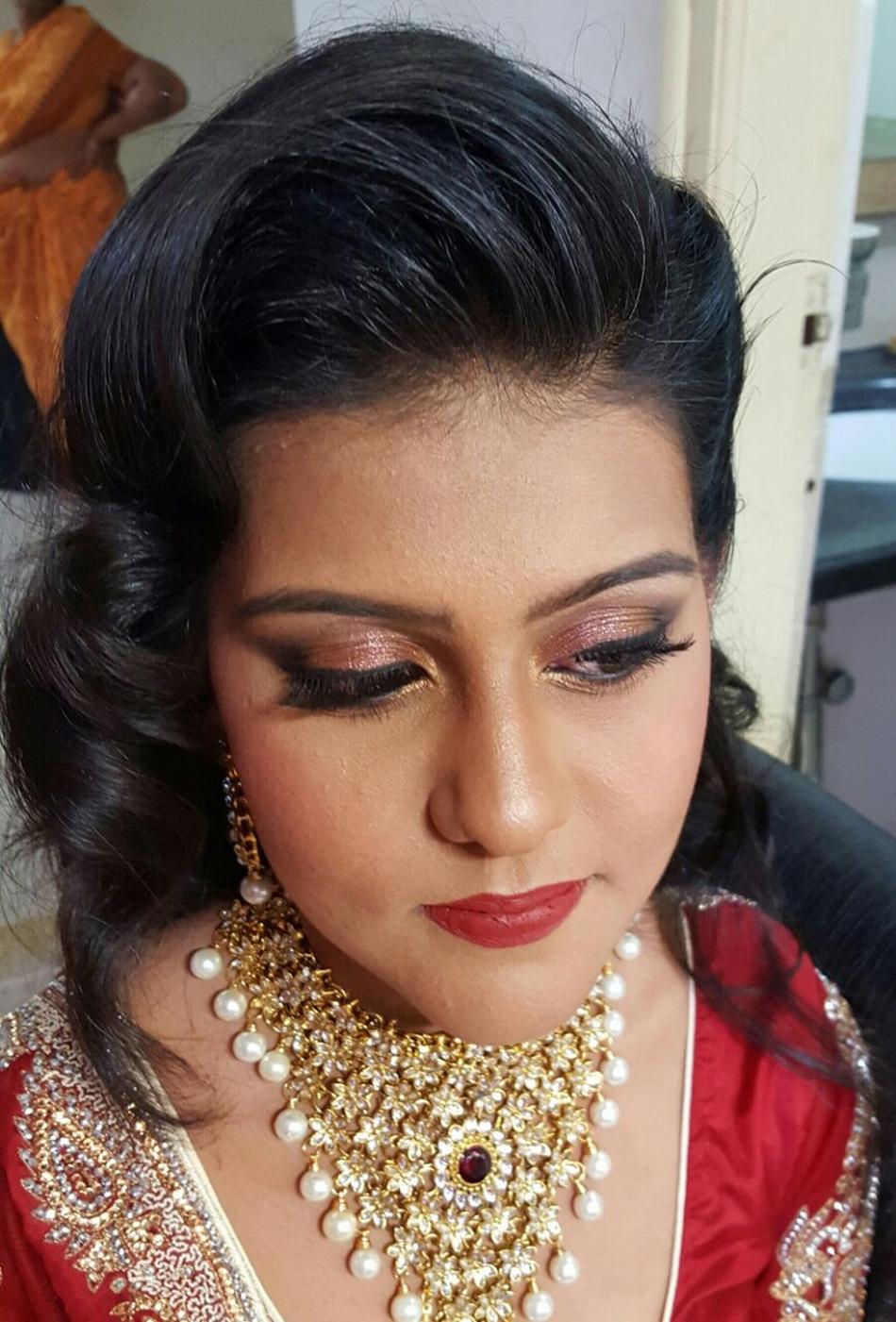 Anu Chugh, Bridal Makeup Artist in Bangalore | WeddingZ
