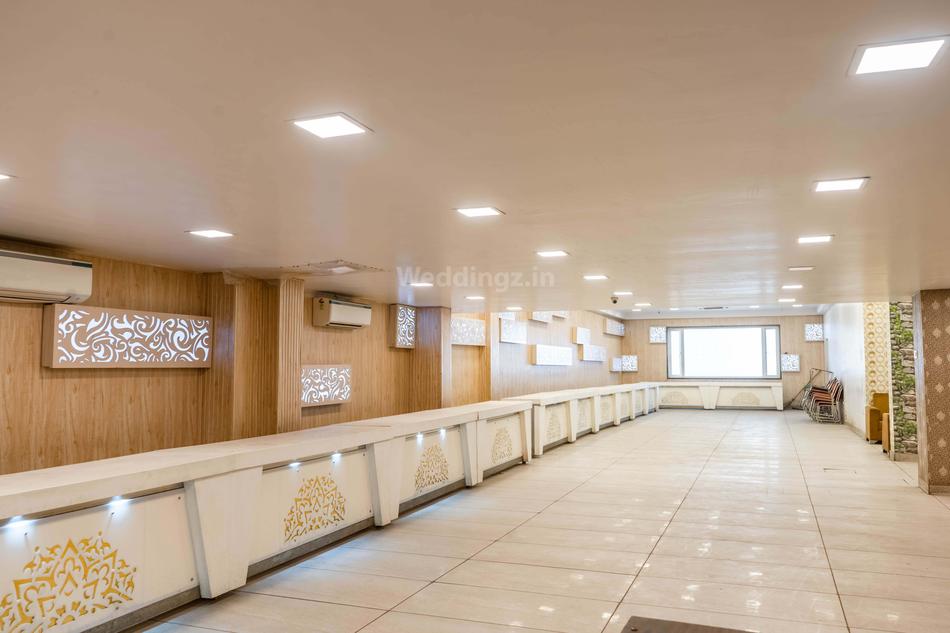 OYO Flagship 13847 HCMR Complex Shahdara, Delhi | Banquet Hall ...