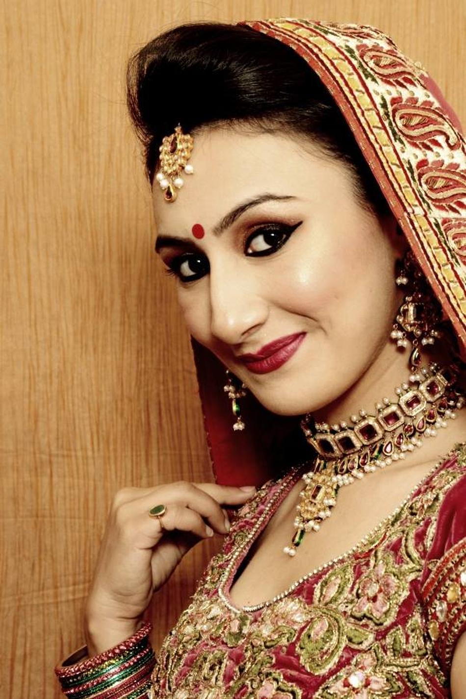 Parul Garg Makeup, Bridal Makeup Artist in Delhi | WeddingZ