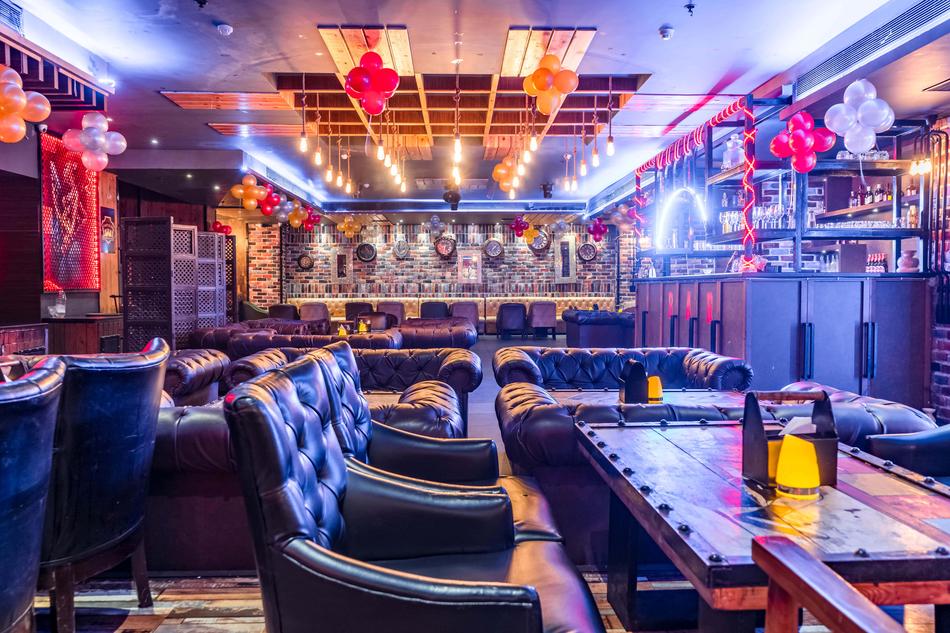 Castle 24 Lounge And Bar Rajouri Garden, Delhi | Banquet Hall | WeddingZ.in