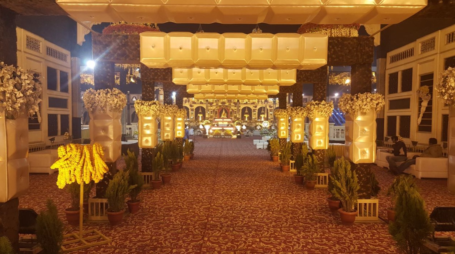 Golden Pandal By Shakti Tent And Decorators Rohini, Delhi | Wedding ...