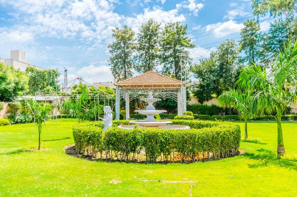 Rajput Vatika Garden Sector 13, Gurugram | Banquet Hall | Wedding Lawn ...