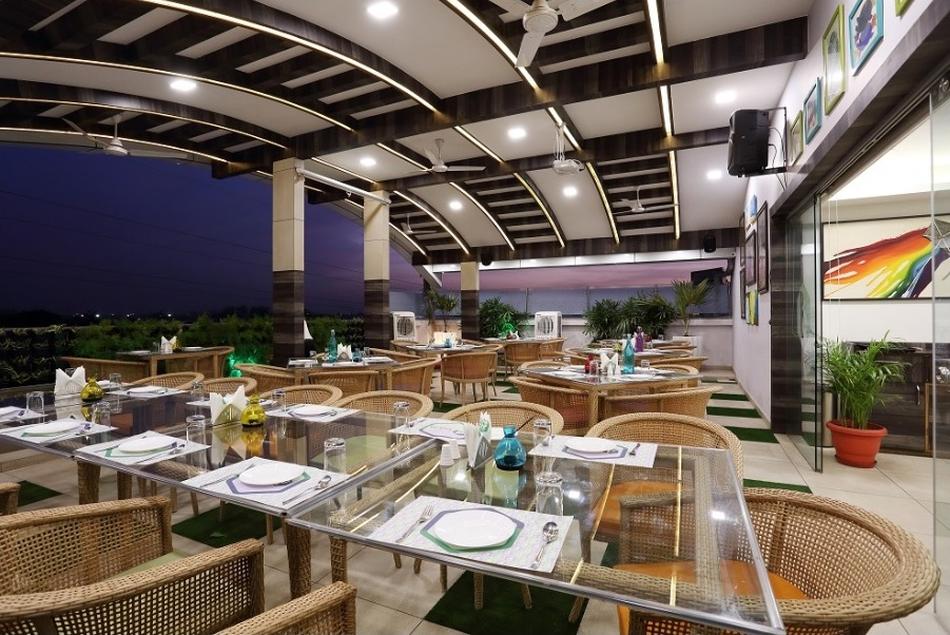 Rooftop Restaurant Patang Vijay Nagar, Indore | Banquet Terrace ...