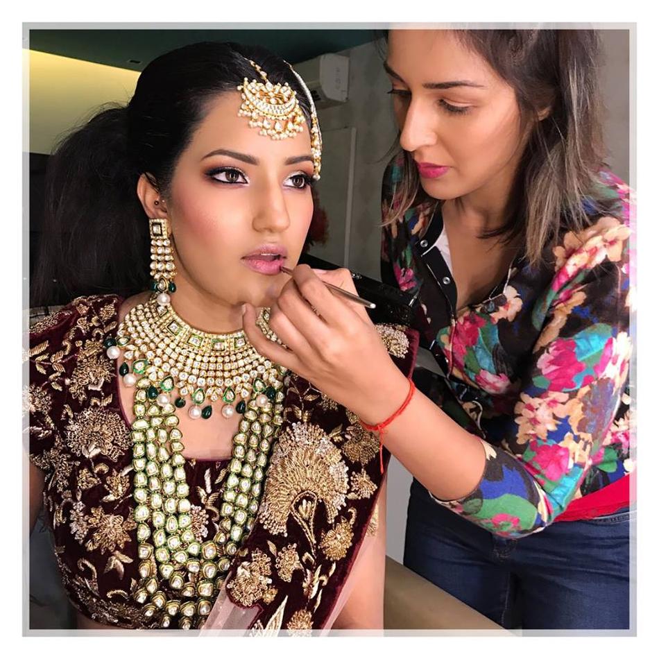Pooja Khurana Makeovers, Bridal Makeup Artist in Delhi | WeddingZ