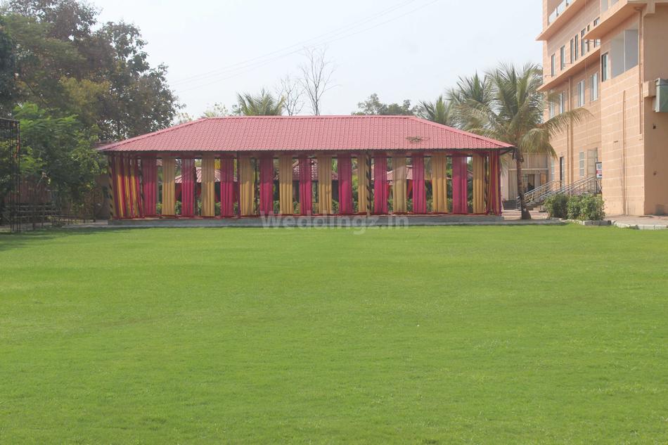 The Grand Neelam Hotel VIP Road, Raipur | Banquet Hall | Wedding Lawn ...