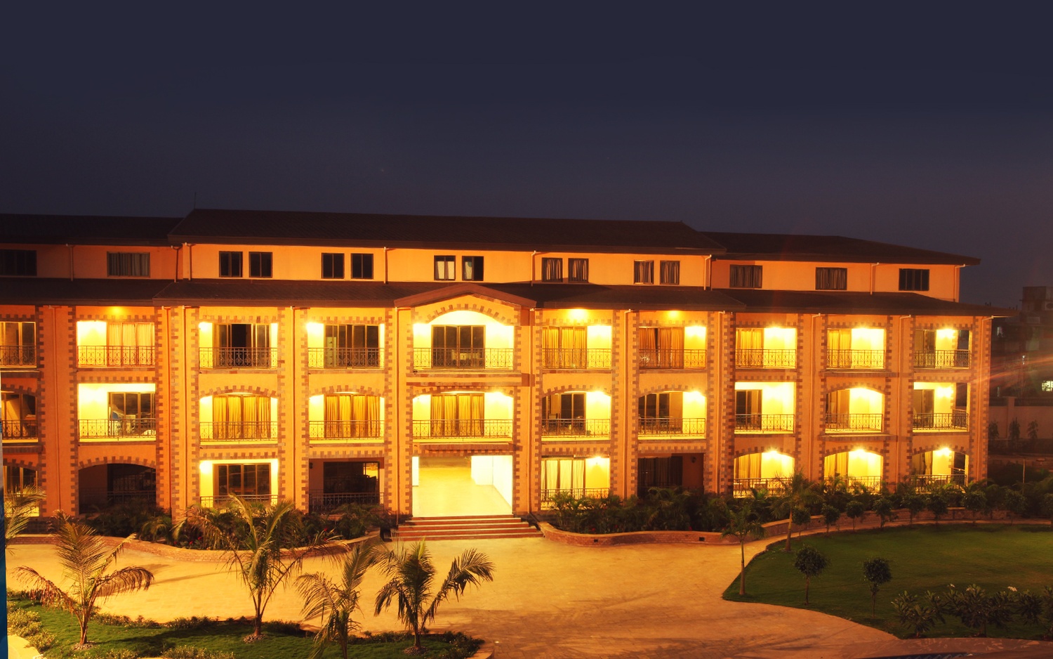 Discover Resorts Neral, Karjat | Banquet Hall | Wedding Lawn | WeddingZ.in