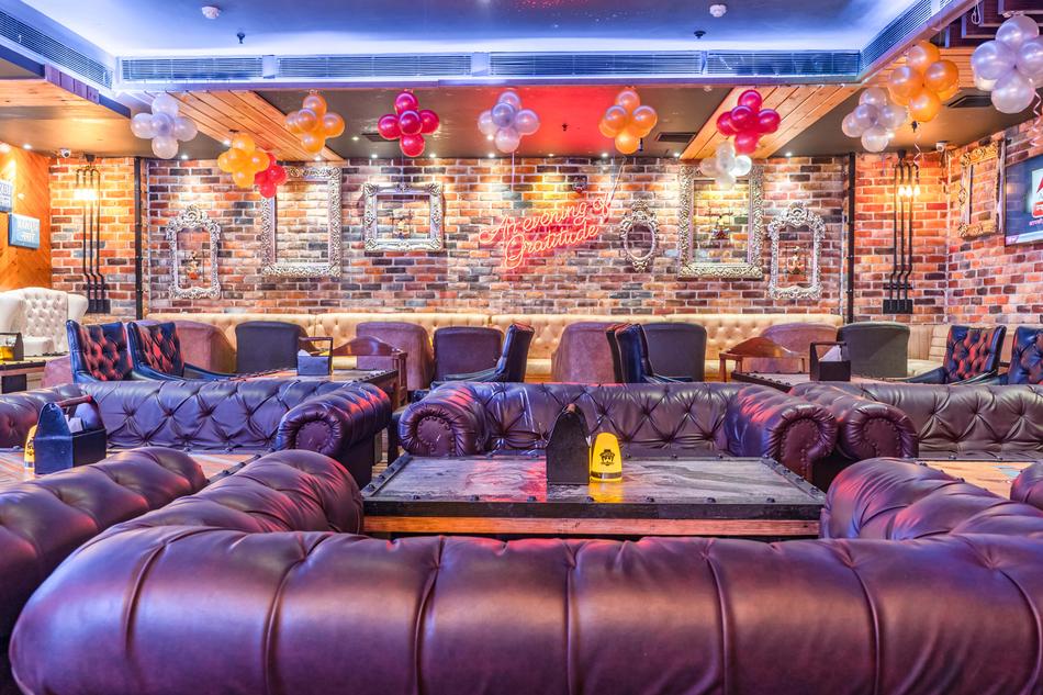 Castle 24 Lounge And Bar Rajouri Garden, Delhi | Banquet Hall | WeddingZ.in