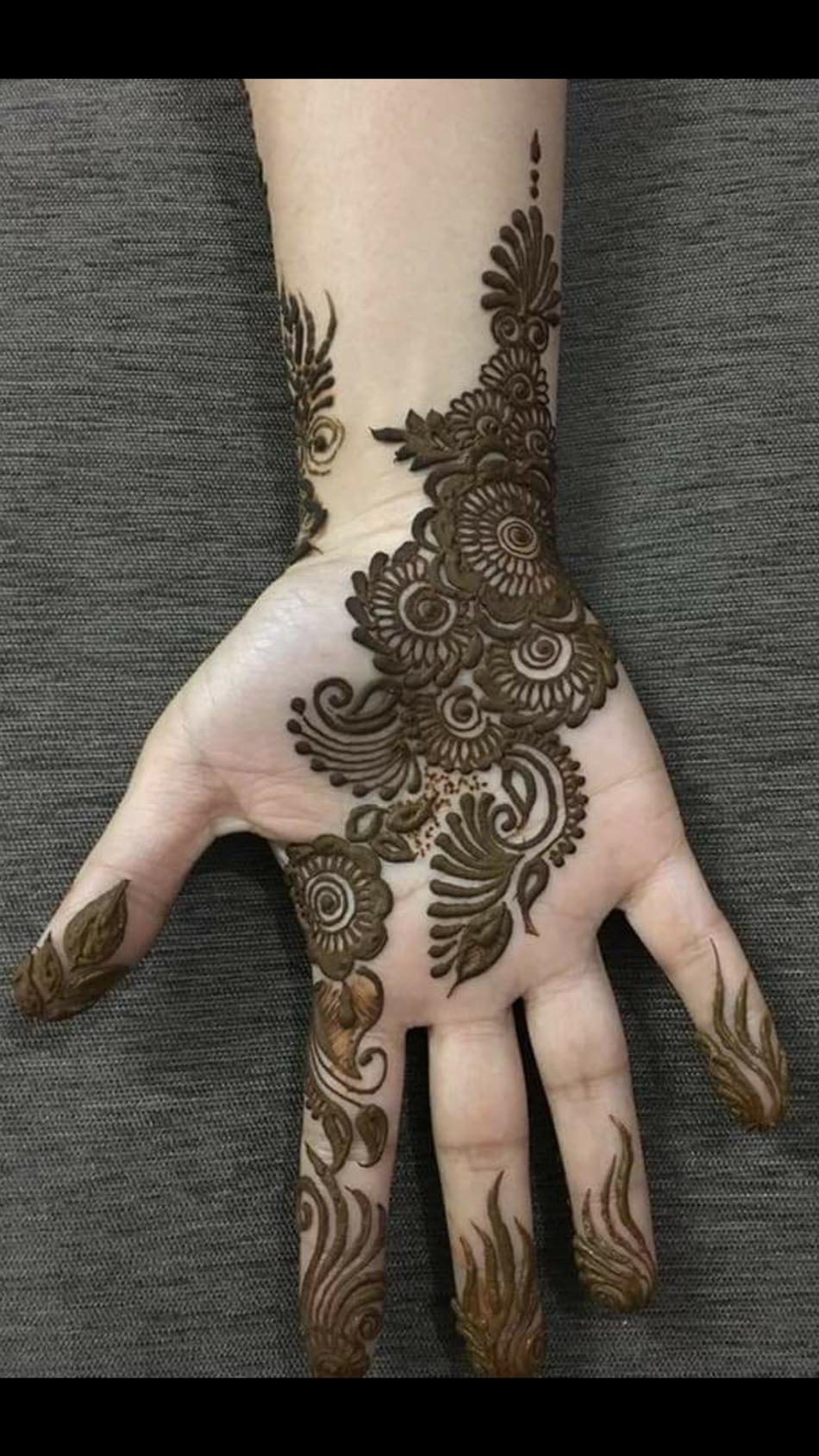 Saba Mehendi, Bridal Mehndi Artist in Nashik | WeddingZ