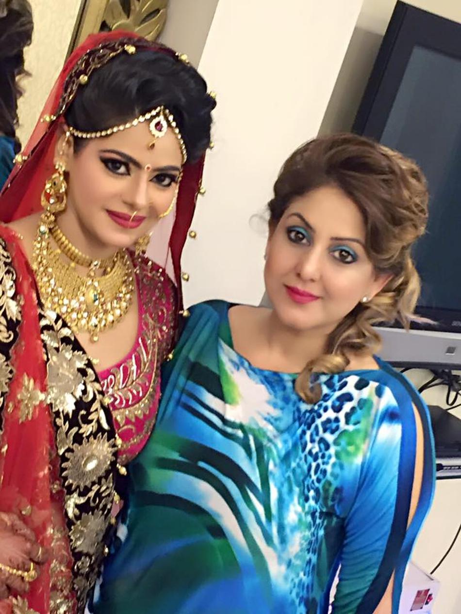 Meenakshi Dutt Makeovers, Bridal Makeup Artist in Delhi | WeddingZ