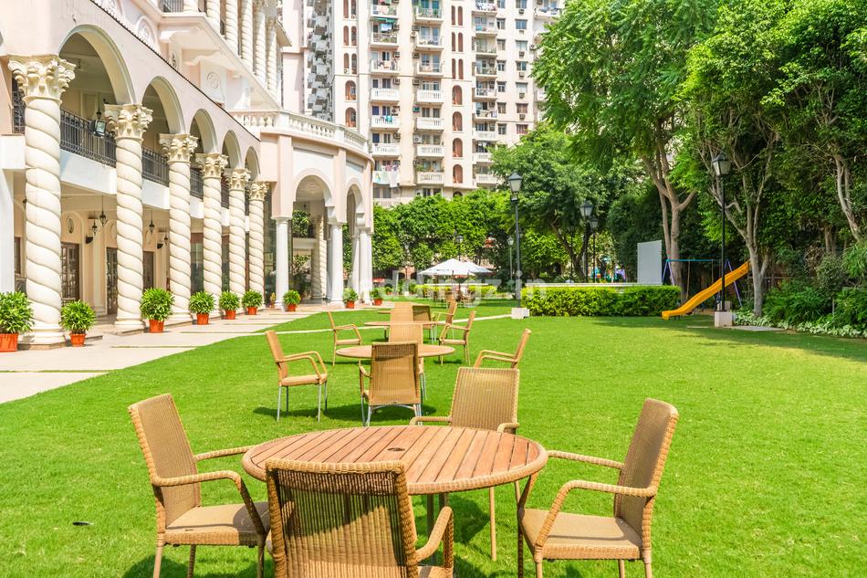 DLF Club 5 Sector 52, Gurugram | Banquet Hall | Wedding Lawn | WeddingZ.in