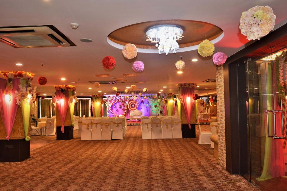 Solitaire Banquet Lake Town, Kolkata | Banquet Hall | WeddingZ.in
