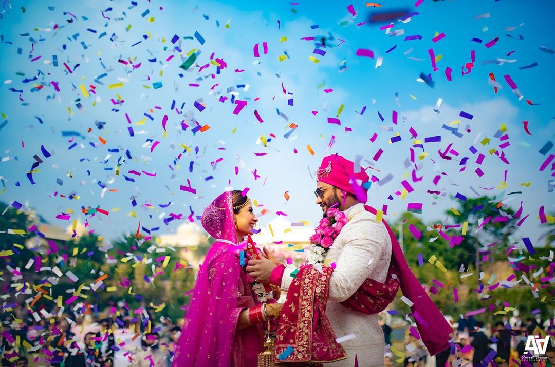 8 Interesting Jaimala Backdrop Ideas for Fun Frames | Wedding Décor ...