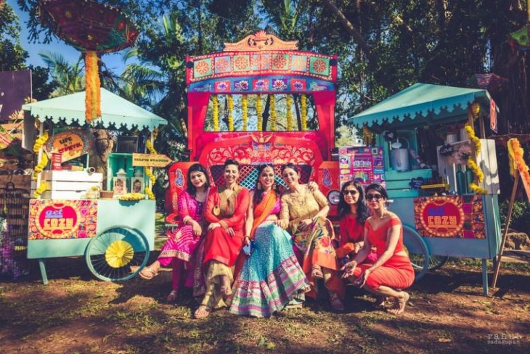 30+ coolest Photobooth Ideas for Indian Weddings! | Real Wedding ...