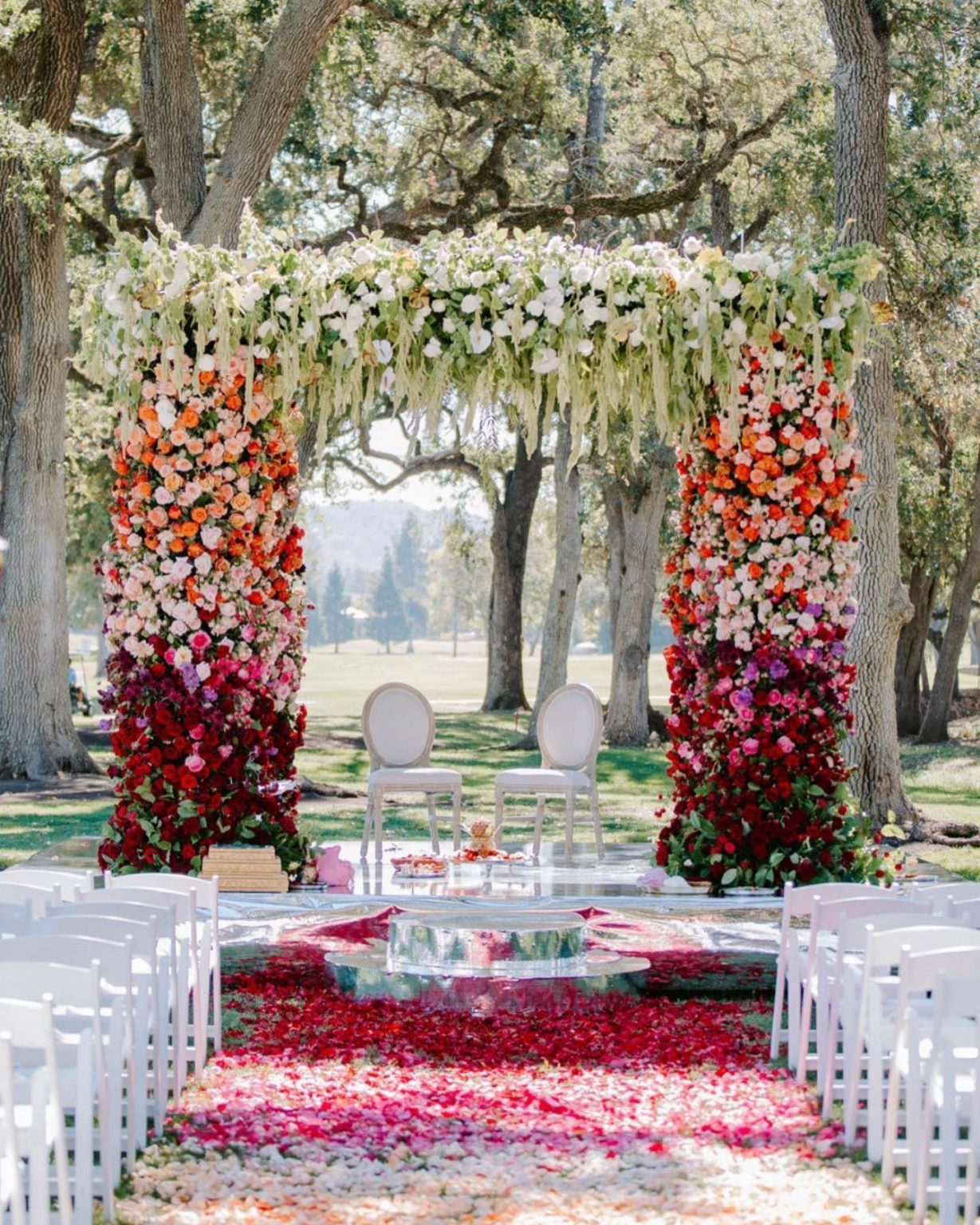 40 Wedding Reception Stage Decoration Ideas to Blow Your Mind Away ...