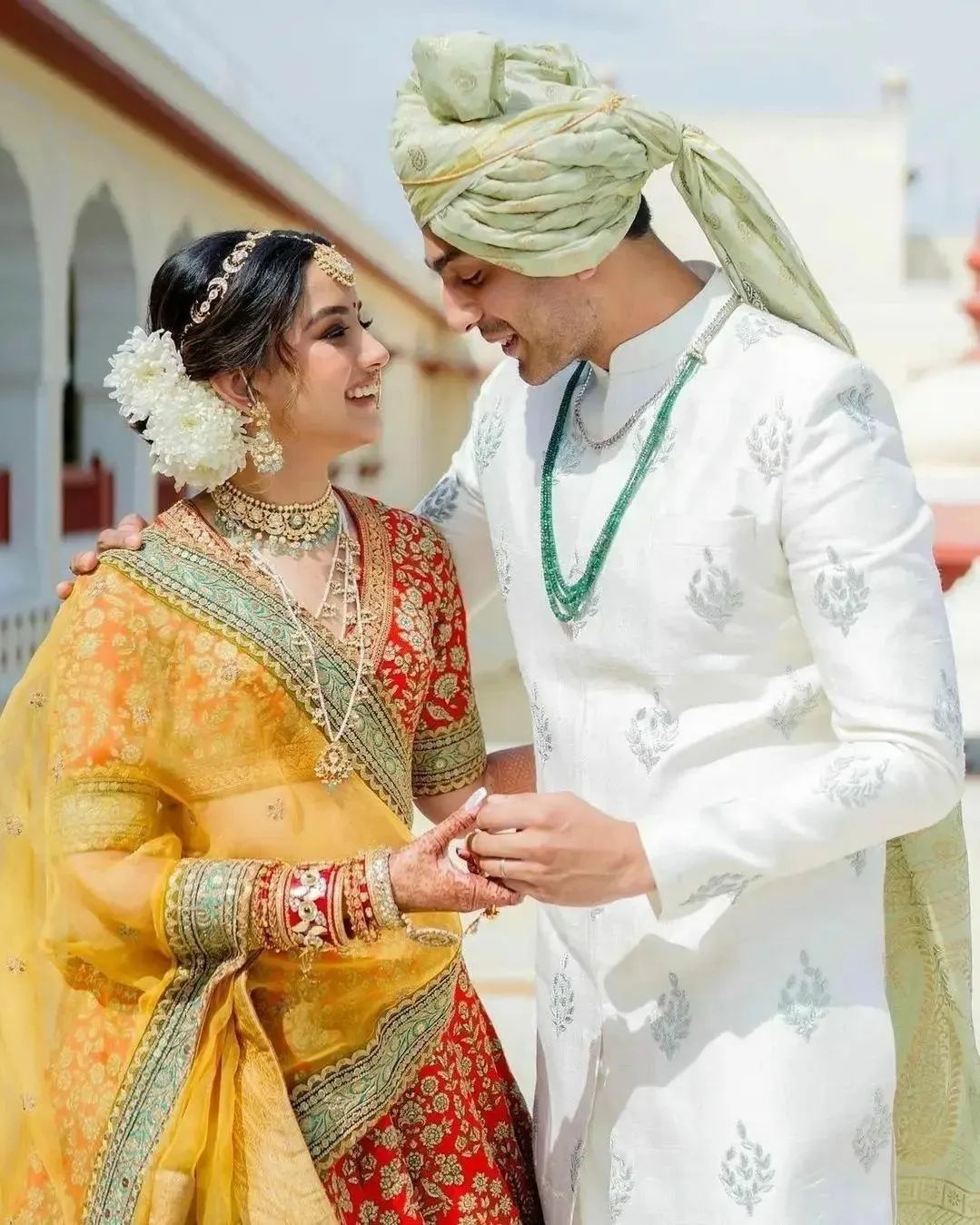 25+ Bride and Groom Dress Colour Combinations that You Cannot Go Wrong ...