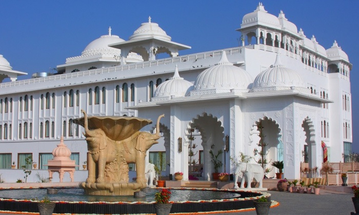 Radisson Blu Udaipur Palace Resort & Spa Rani Road, Udaipur | Banquet ...