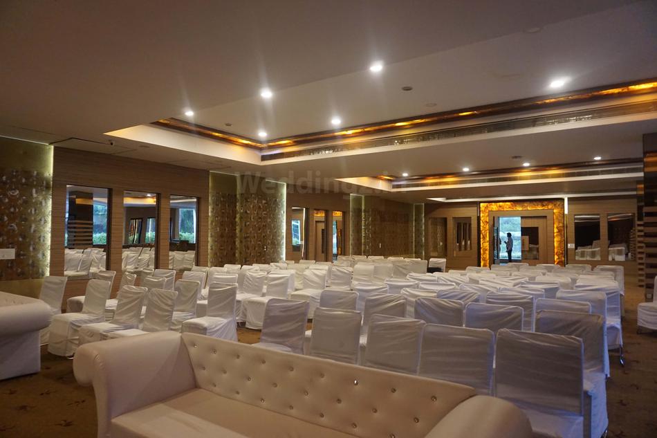 Solaris Hotel And Banquet Hall Pipliya Rao, Indore | Banquet Hall ...