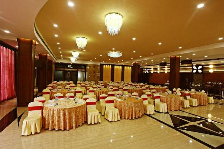 Tulip Star Juhu, Mumbai | Banquet Hall | Wedding Lawn | WeddingZ.in