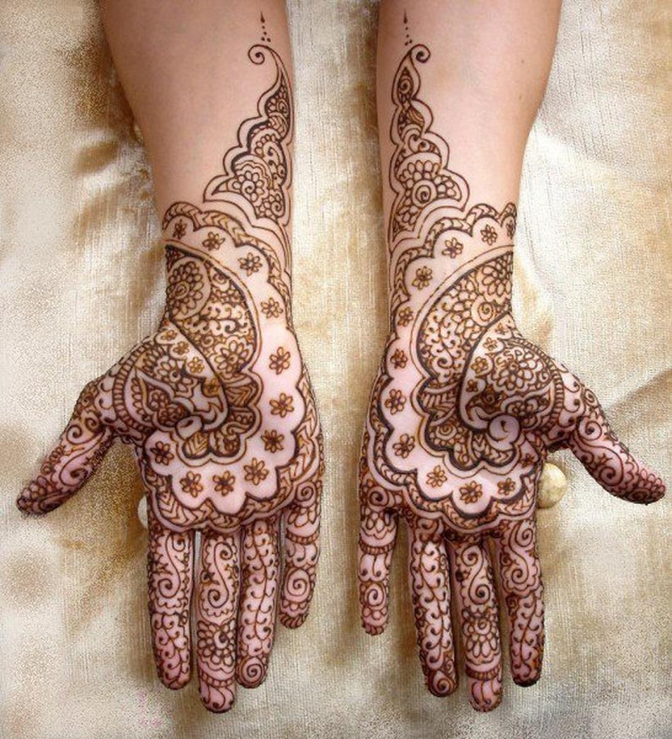 Hina Mehndi Designer, Bridal Mehndi Artist in Colaba, Mumbai | WeddingZ