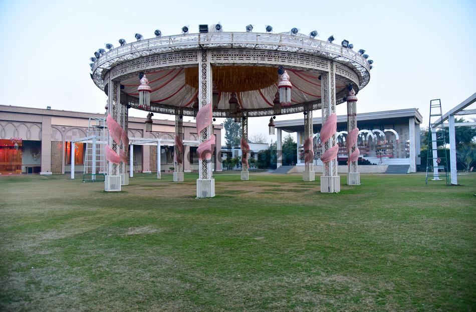 Royal Arches Bakoli, Delhi | Banquet Hall | Wedding Lawn | WeddingZ.in