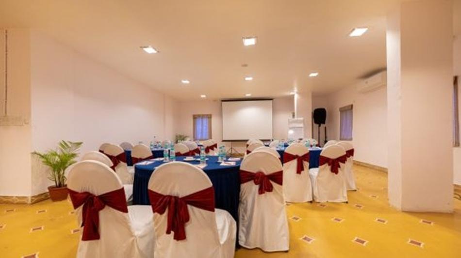 Fort Jadhavgadh Hotel Hadapsar, Pune | Banquet Hall | Wedding Lawn ...