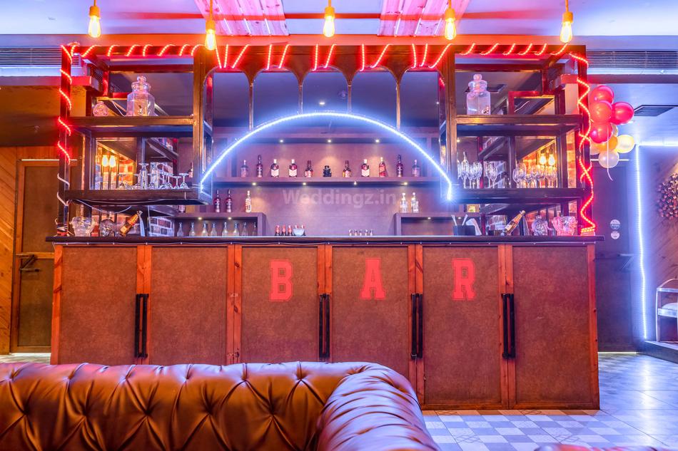 Castle 24 Lounge And Bar Rajouri Garden, Delhi | Banquet Hall | WeddingZ.in