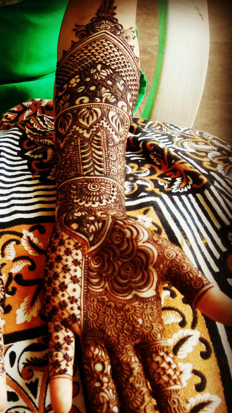 Saba Mehendi, Bridal Mehndi Artist in Nashik | WeddingZ