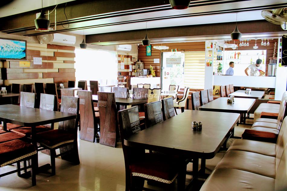 Jelly Berry Restaurant And Banquet Dine Adajan, Surat | Banquet Hall ...