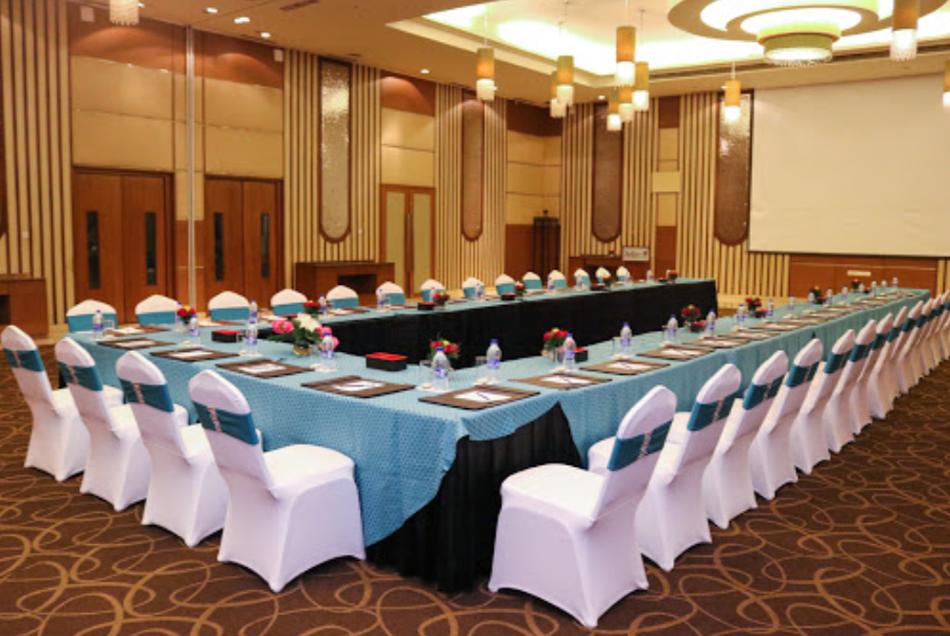 Radisson Blu Greater Noida, Noida | Banquet Hall | 5 Star Wedding Hotel ...