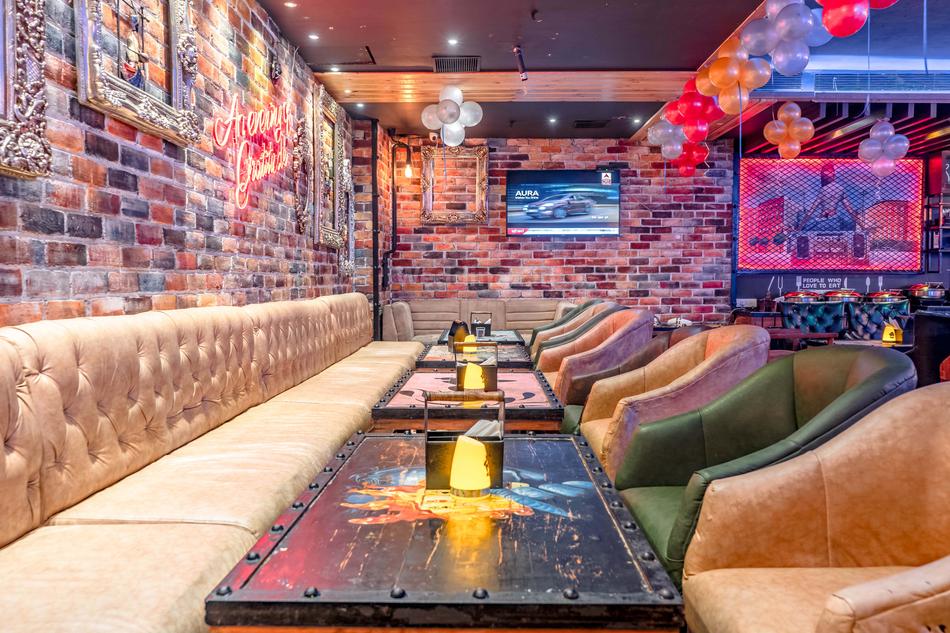 Castle 24 Lounge And Bar Rajouri Garden, Delhi | Banquet Hall | WeddingZ.in