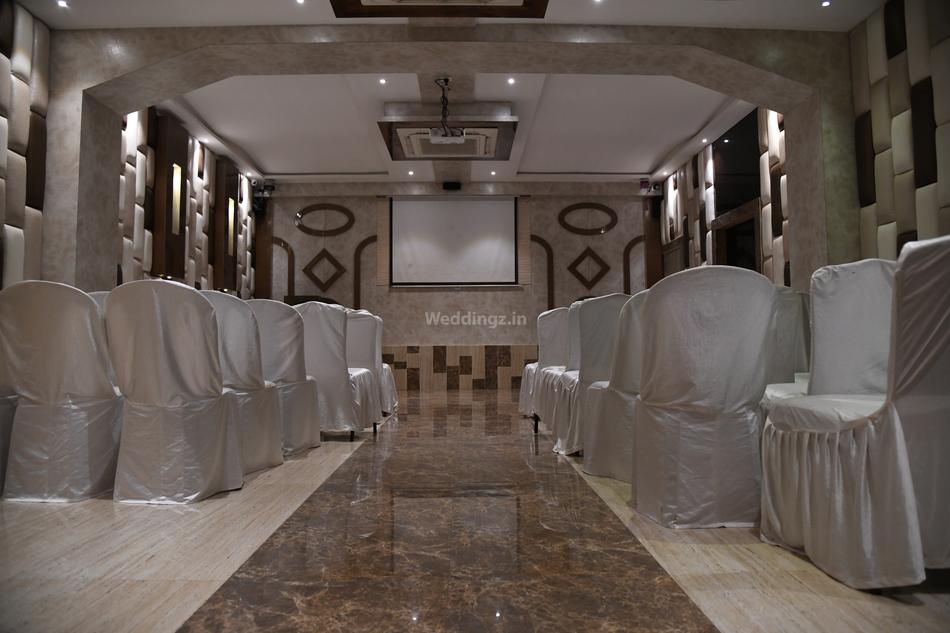Mumbai Metro - The Executive Hotel Andheri East, Mumbai | Banquet Hall ...