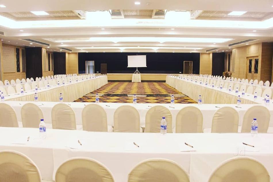 GCC Hotel and Club Mira Road, Mumbai | Banquet Hall | Wedding Lawn ...