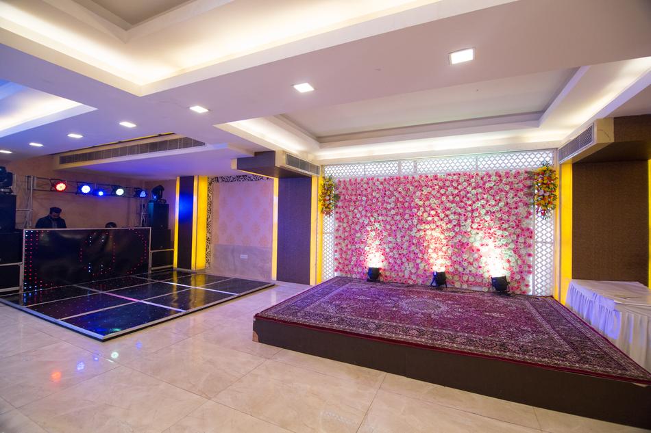 Invitee Banquet Kirti Nagar, Delhi | Banquet Hall | WeddingZ.in