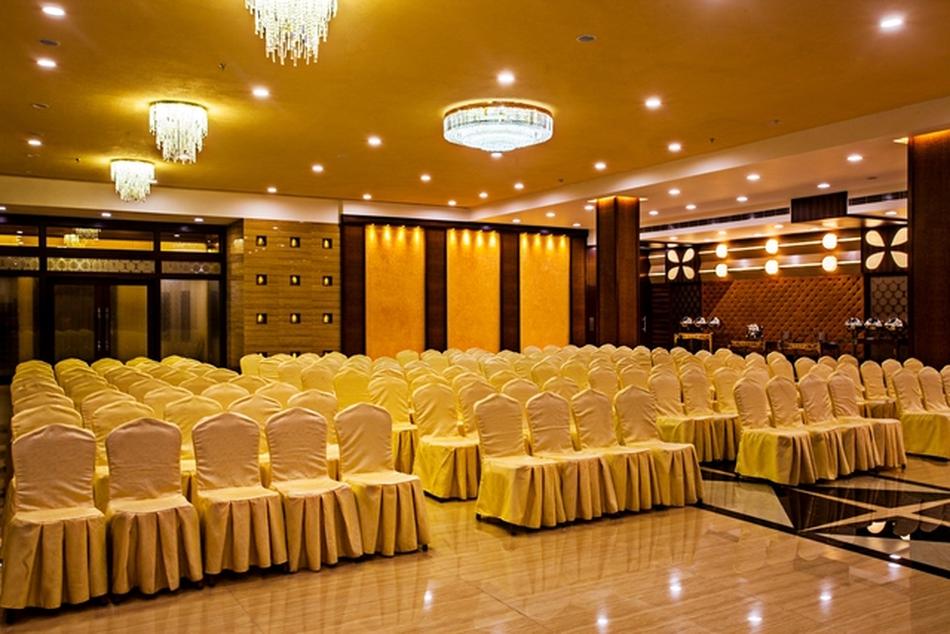 Tulip Star Juhu, Mumbai | Banquet Hall | Wedding Lawn | WeddingZ.in