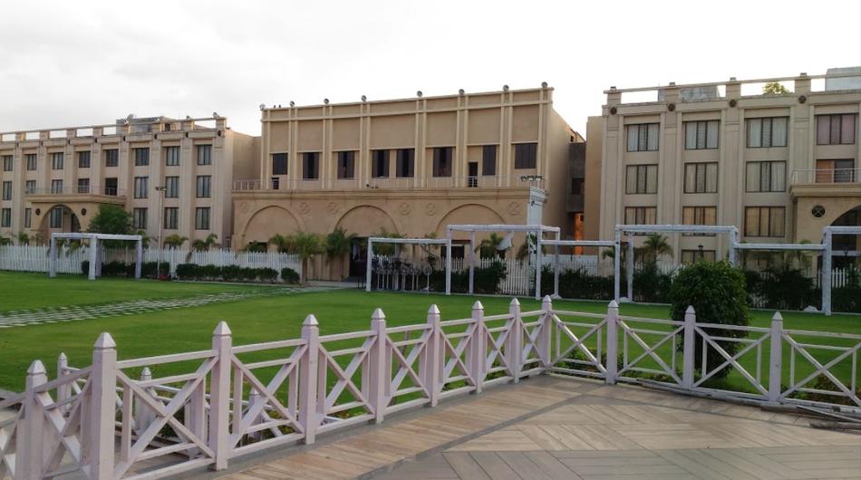 The Empress Palace Wardha road, Nagpur | Banquet Hall | Wedding Lawn ...