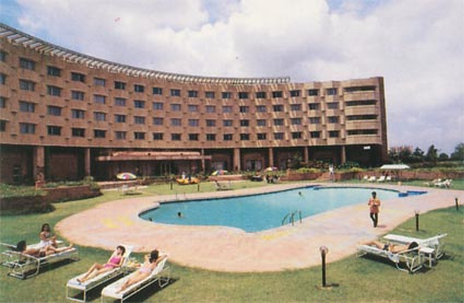 Centaur Hotel Mahipalpur, Delhi | Banquet Hall | Wedding Lawn | WeddingZ.in