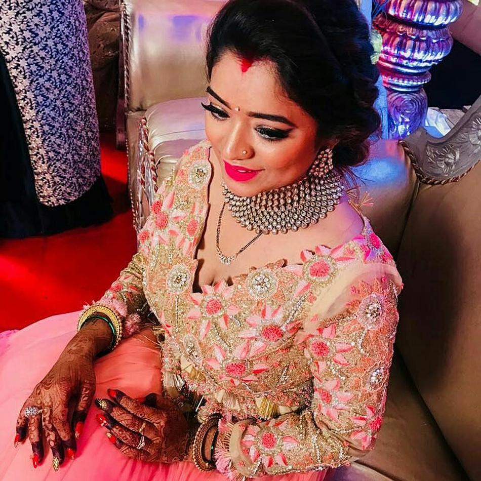 Glitter and gloss by Sneha, Bridal Makeup Artist in Thane West, Mumbai ...