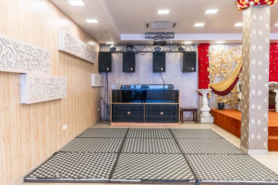 OYO Flagship 13847 HCMR Complex Shahdara, Delhi | Banquet Hall ...