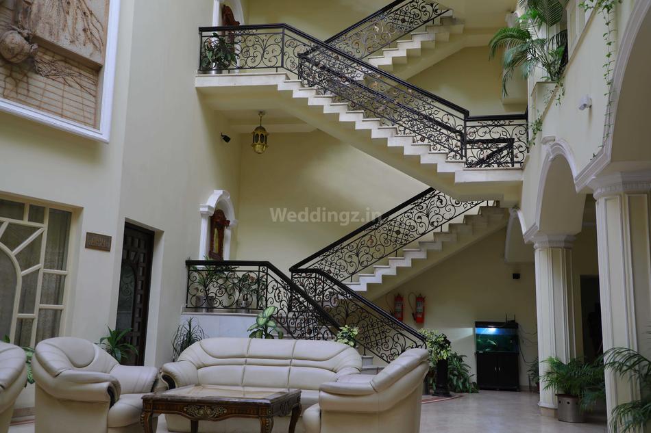 Hotel Arya Nayatoli, Ranchi | Banquet Hall | Wedding Hotel | WeddingZ.in