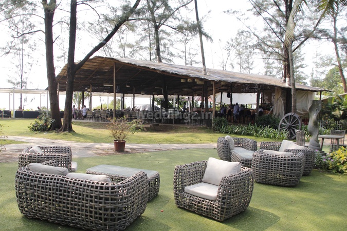 Montego Bay Beach Village Morjim, Goa | Wedding Lawn | WeddingZ.in