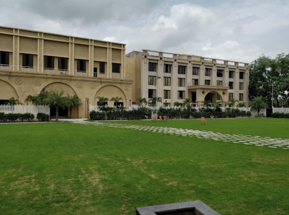 The Empress Palace Wardha road, Nagpur | Banquet Hall | Wedding Lawn ...