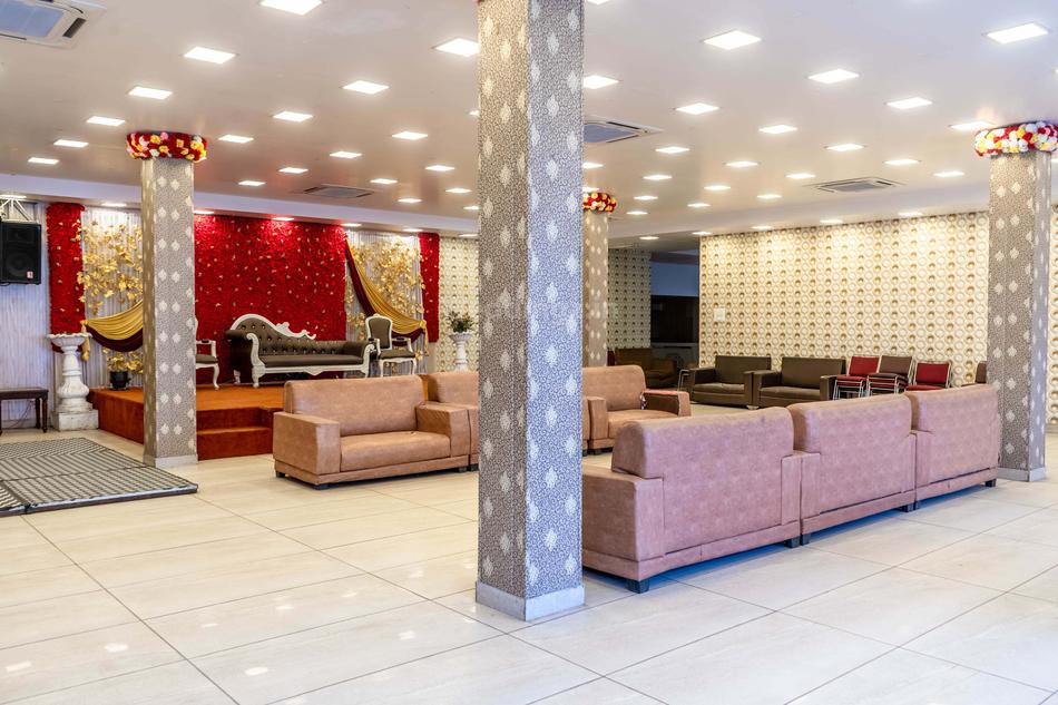 OYO Flagship 13847 HCMR Complex Shahdara, Delhi | Banquet Hall ...