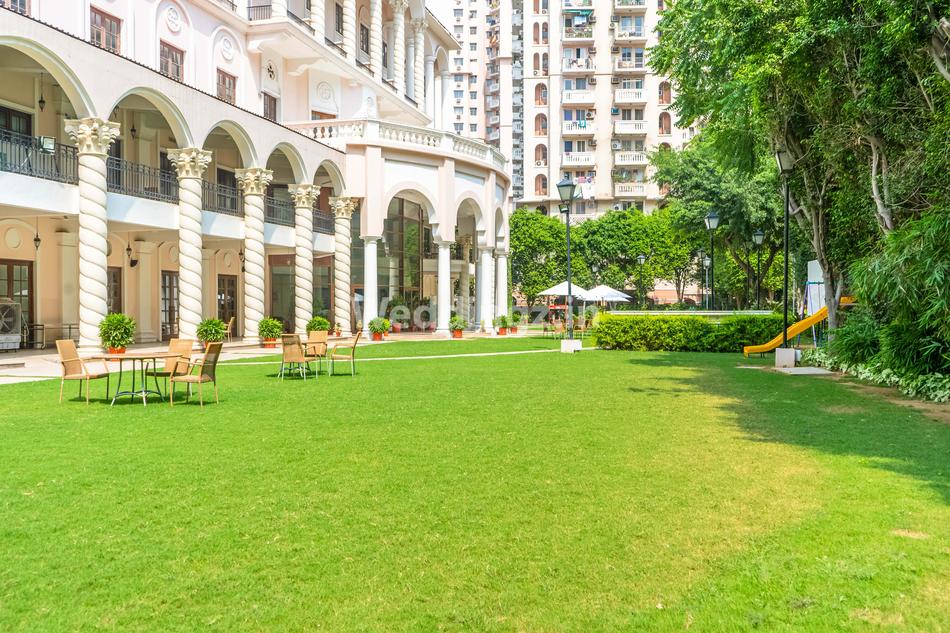 DLF Club 5 Sector 52, Gurugram | Banquet Hall | Wedding Lawn | WeddingZ.in