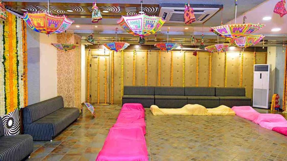 Deeana Divine Dine & Banquet S G Highway, Ahmedabad | Banquet Hall ...