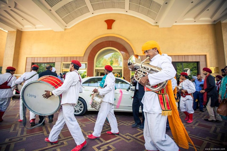 Desi Ways to Welcome Your Guests | Wedding Planning and Ideas | Wedding ...