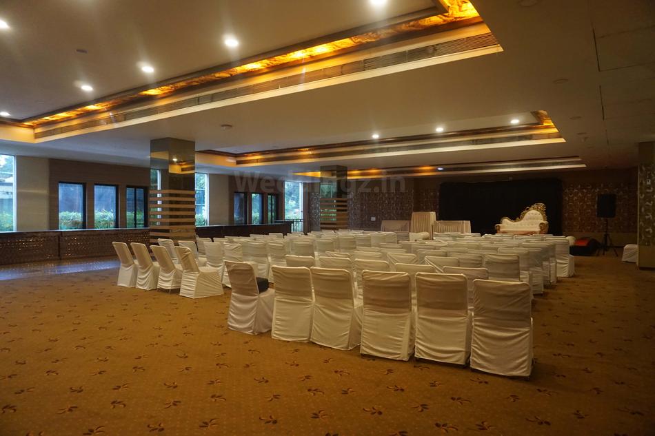 Solaris Hotel And Banquet Hall Pipliya Rao, Indore | Banquet Hall ...