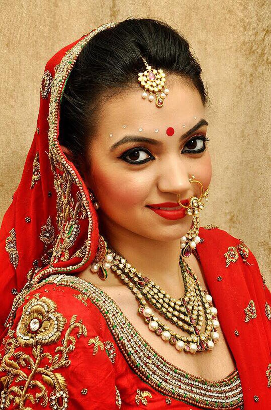 Parul Garg Makeup, Bridal Makeup Artist in Delhi | WeddingZ